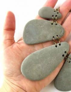 50 Stone, Pebble and Rock Crafts To Try