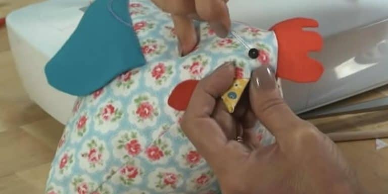 I Made 12 Of These Adorably Easy Chickens Last Week (Learn How) - DIY Joy