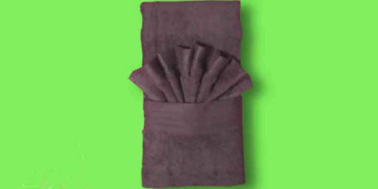 A Special Towel Folding Trick That Adds Style To The Way You Display ...