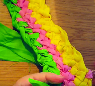 DIY No Sew Rag Rug - DIY Joy