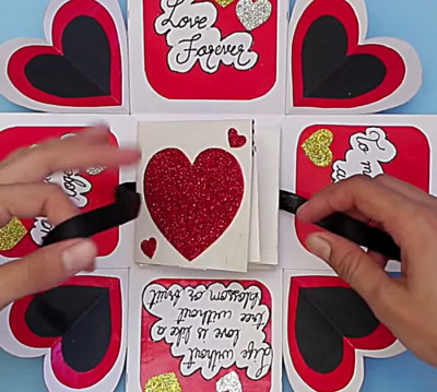 DIY Fold Out Valentine Card - DIY Joy