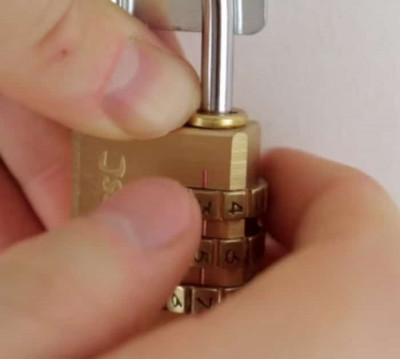 How To Pick a Combination Lock With No Tools - DIY Joy