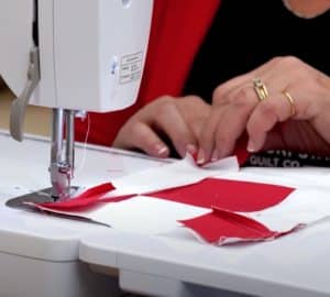 How To Make An Irish Change Quilt With Jenny Doan - DIY Joy