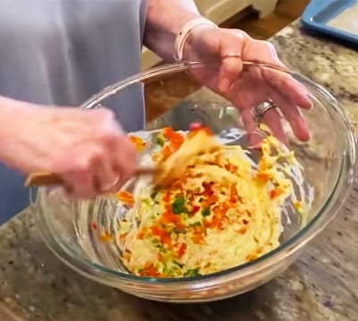 Paula Deen's Lump Crab Cakes Recipe - DIY Joy