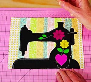How To Make A Sewing Machine Mini Quilt With Free Pattern - DIY Joy