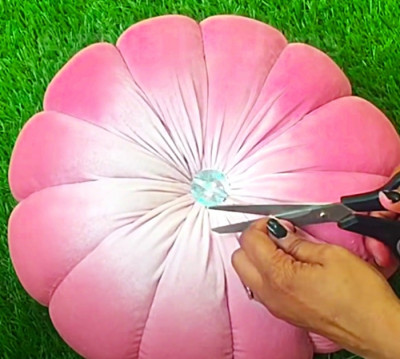 How To Make A Velvet Flower Cushion - DIY Joy