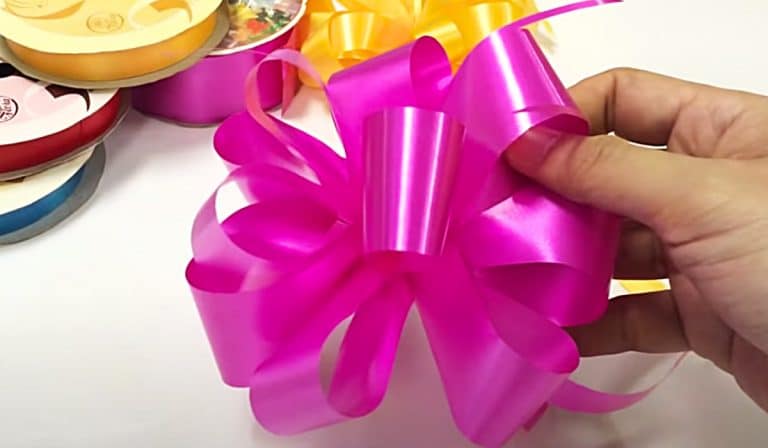 How To Make Small Gift Bows - DIY Joy