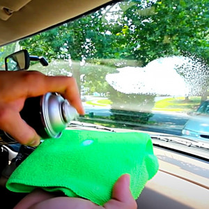How To Clean The Inside Of The Car Windshield Without Streaks - DIY Joy