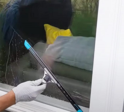 How To Remove Hard Water Stains From Windows - DIY Joy
