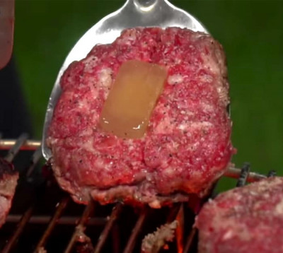 How to Use Ice Cubes to Make The Perfect Hamburger - DIY Joy