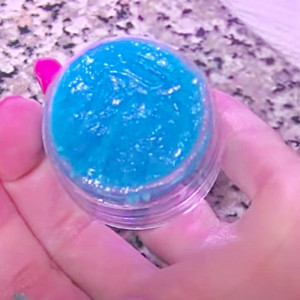 Kool-Aid Lip Gloss Recipe - DIY Joy