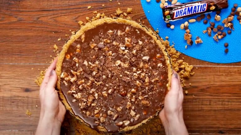 No-Bake Snickers Pie Recipe - DIY Joy
