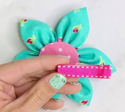 Quick and Easy Fabric Flowers Tutorial - DIY Joy