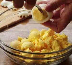 How To Make Easter Chick Deviled Eggs - DIY Joy