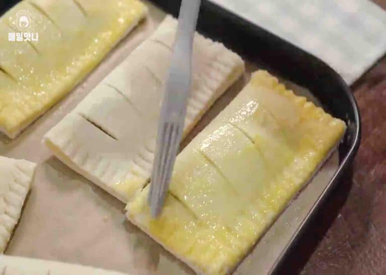 Ultimate Bread Apple Pie Recipe - DIY Joy