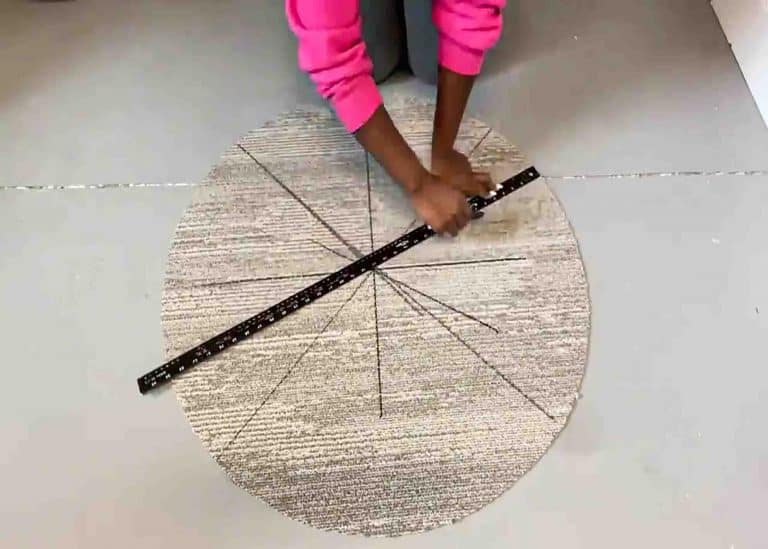 No-Sew DIY Rugs With Dollar Tree Items - DIY Joy