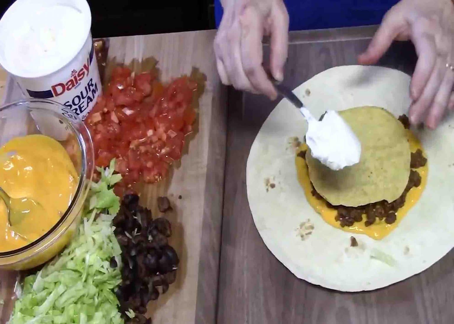 Easy Taco Bell Crunchwrap Recipe