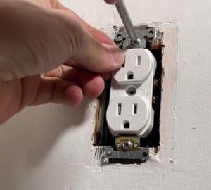 What To Do When A Plug Won’t Stay In The Outlet - DIY Joy