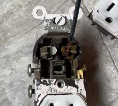 What To Do When A Plug Won’t Stay In The Outlet - DIY Joy