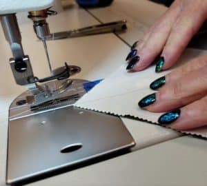 Easy Shining Star Table Runner Quilt Tutorial - DIY Joy