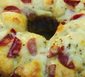 Super Easy Pull-Apart Pizza Bread Recipe - DIY Joy