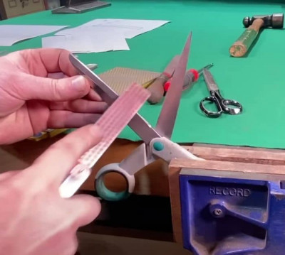 Easy Way To Sharpen Any Scissors - DIY Joy