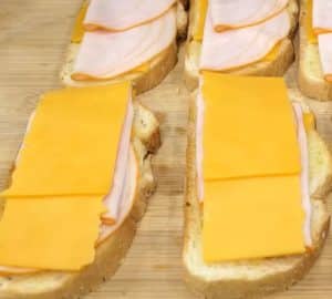 Cheesy and Buttery Breakfast Sandwich Recipe - DIY Joy