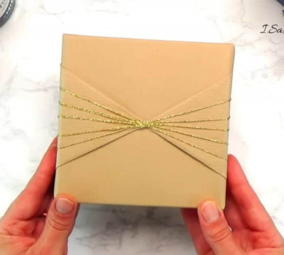 DIY Christmas Gift-Wrapping Idea - DIY Joy