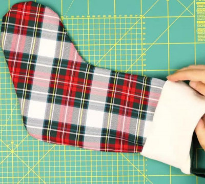 Easy-To-Sew Christmas Stocking (with free pattern) - DIY Joy