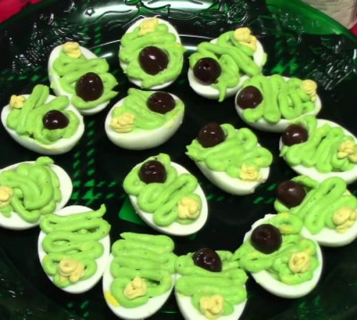 Easy-To-Make Christmas Tree Deviled Eggs - DIY Joy