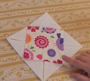Quilted Tiny Pincushion Sewing Tutorial - DIY Joy