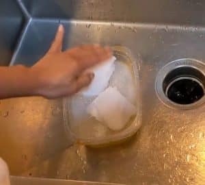 How To Clean Greasy Plastic Containers Easily - DIY Joy