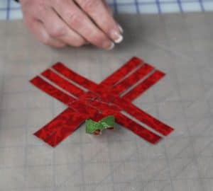 How to Make a No-Sew Scandinavian Star Ornament - DIY Joy