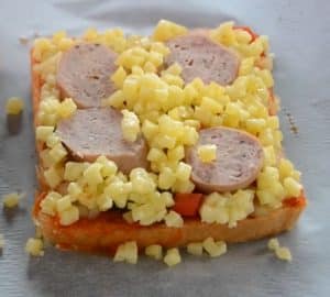 Easy Delicious Pizza Toast Recipe - DIY Joy