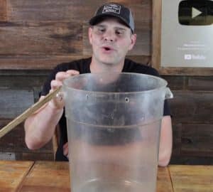 How to Catch Mice in a Bucket - DIY Joy