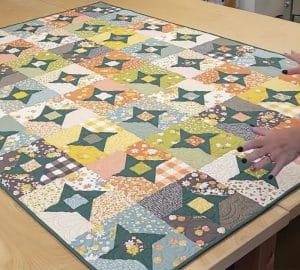 Donna's Free "Twinkle Little Star" Quilt Pattern - DIY Joy