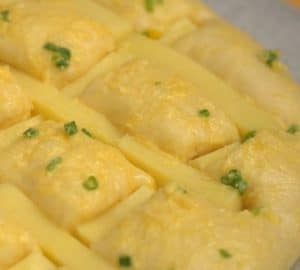 Garlic Mozzarella Cheese Bread - DIY Joy