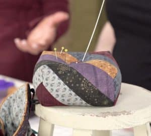 Easy Square Pincushion Using Fabric Scraps - DIY Joy