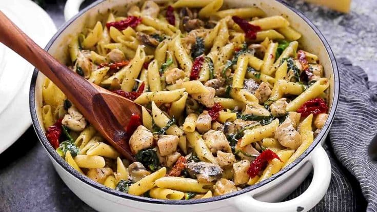 One-Pot Italian Chicken and Pasta Recipe - DIY Joy