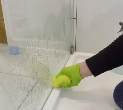 How to Clean Glass Shower Doors Like a Pro - DIY Joy