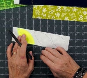 Vintage Bouquet Quilt With Jenny Doan - DIY Joy