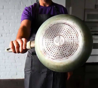 How to Clean a Burnt Pan Easily - DIY Joy