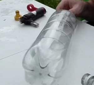Easy 5-Minute DIY Water Sprinkler Using a Plastic Bottle! - DIY Joy