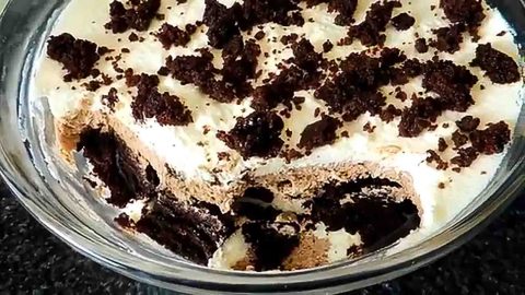 Easy Brownie Trifle Recipe - DIY Joy