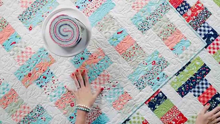Easy Jelly Roll Slice Quilt Tutorial - DIY Joy