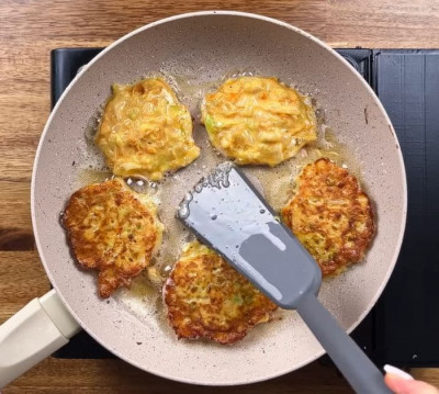 10-Minute Cabbage Patties Recipe - DIY Joy