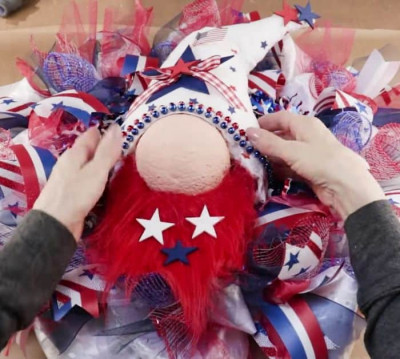 How to Make a Sweet Dollar Tree DIY Patriotic Ruffle Wreath - DIY Joy
