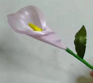 How to Make a DIY Lily Flower Using Satin Ribbon - DIY Joy