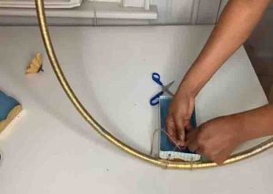 DIY Hula Hoop Cupcake Stand Tutorial - DIY Joy