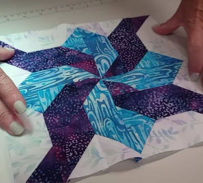 How to Make an Ocean Currents Quilt Block - DIY Joy